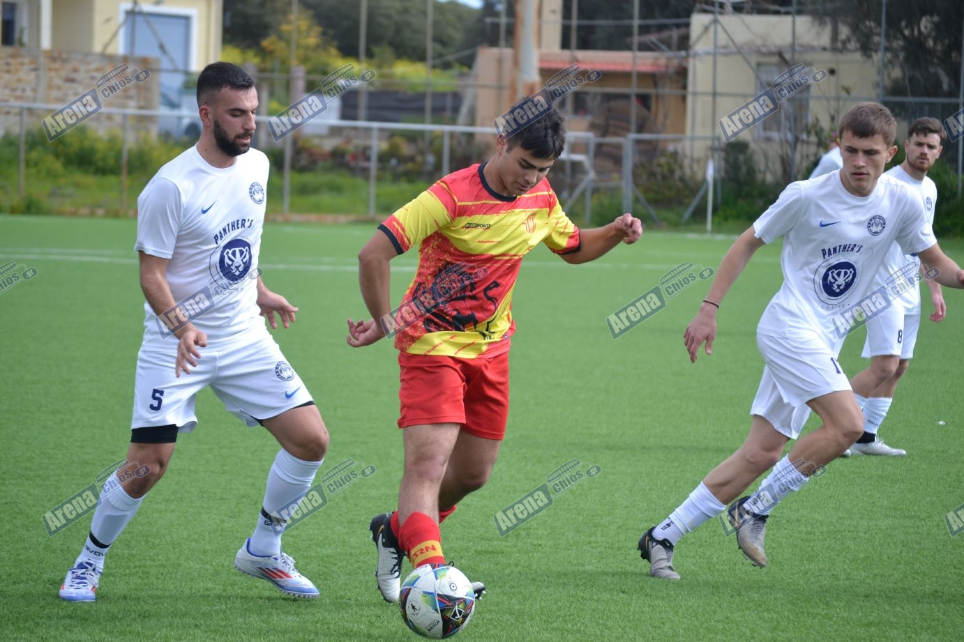 Ακολούθησε τον αδερφό του... - ArenaChios